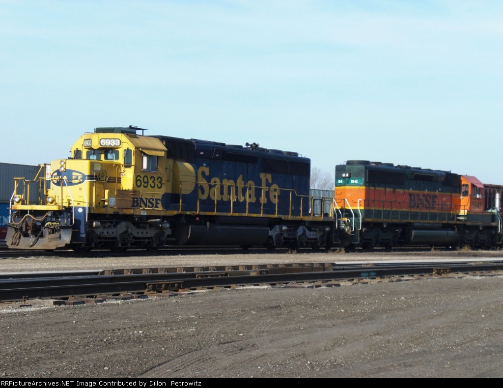 BNSF 6933